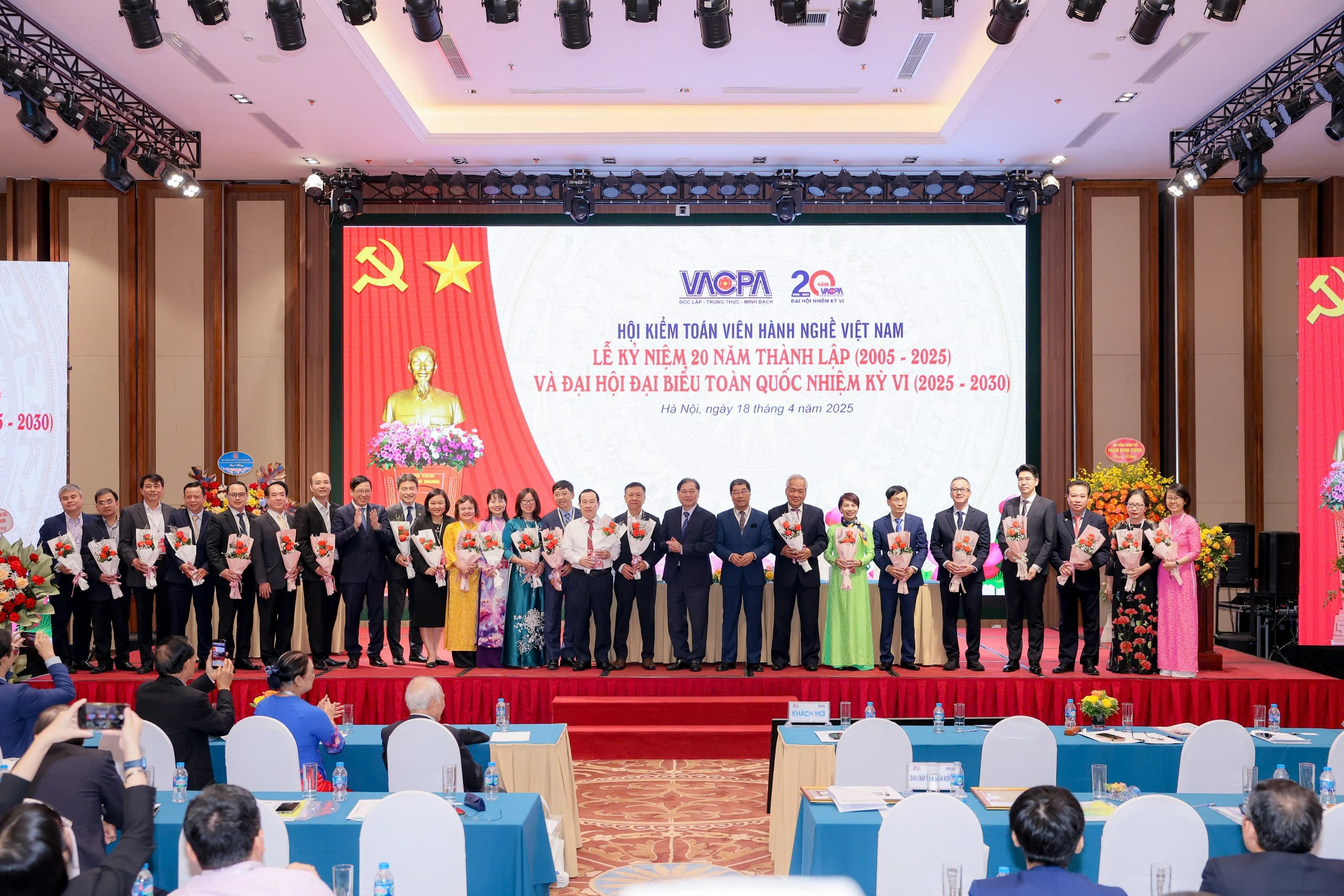 Tham dự kỉ niệm 20 năm thành lập và đại hội nhiệm kỳ VI VACPA