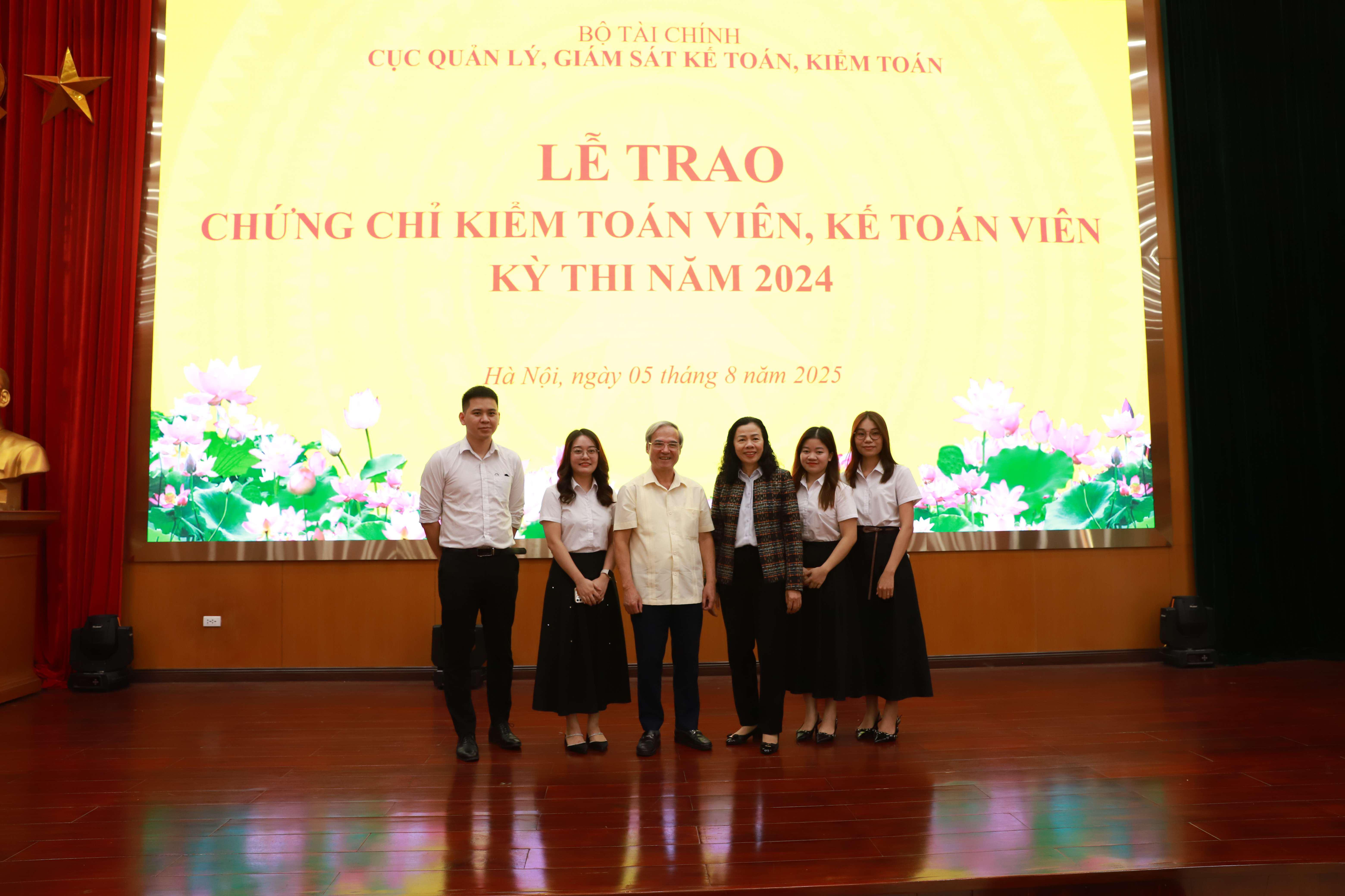 AASC tham dự lễ trao chứng chỉ Kiểm toán viên, Kế toán viên 2024 do Bộ ...
